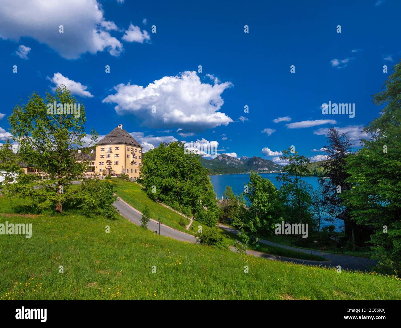 Schloss fuschl fuschlsee salzkammergut austria hi-res stock photography ...
