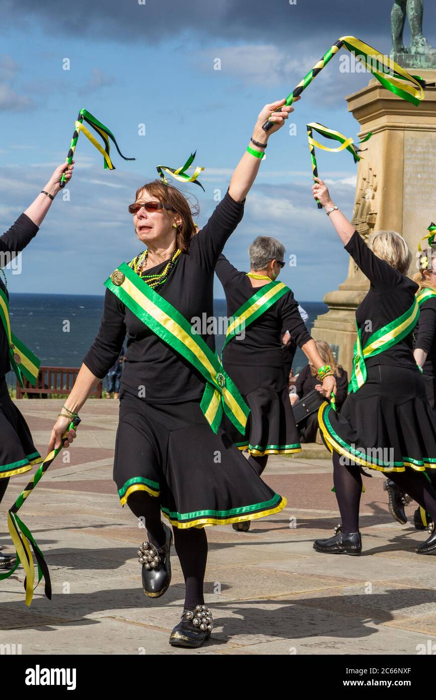 Traditional clog dancers dance dancing hi-res stock photography and ...