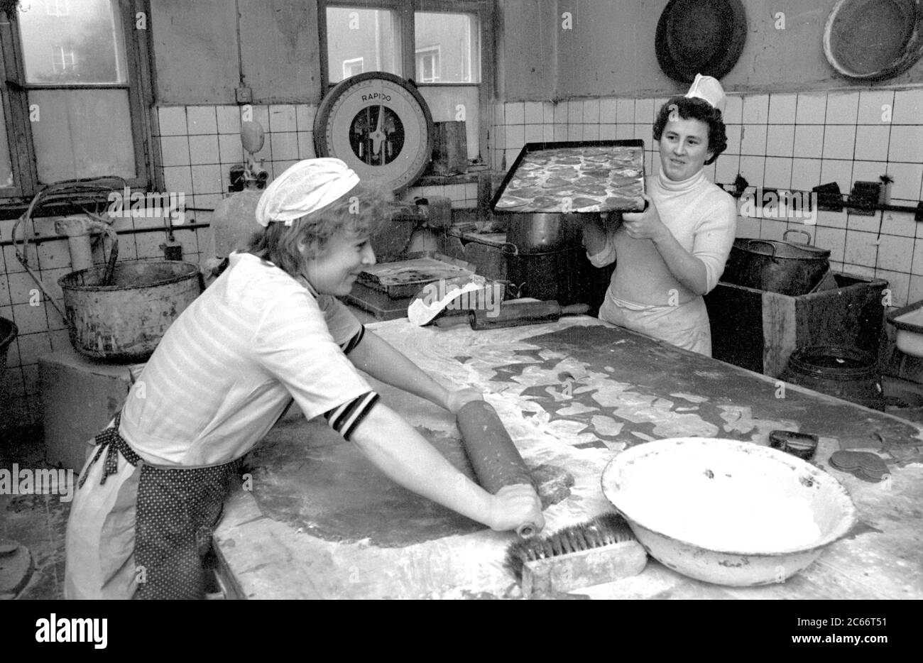 Baked cake cookies Black and White Stock Photos & Images - Alamy