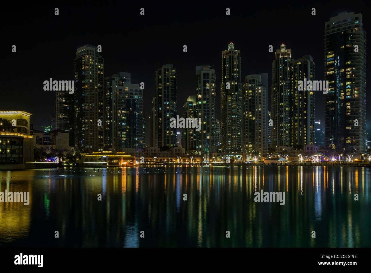 Dubai night time hi-res stock photography and images - Alamy
