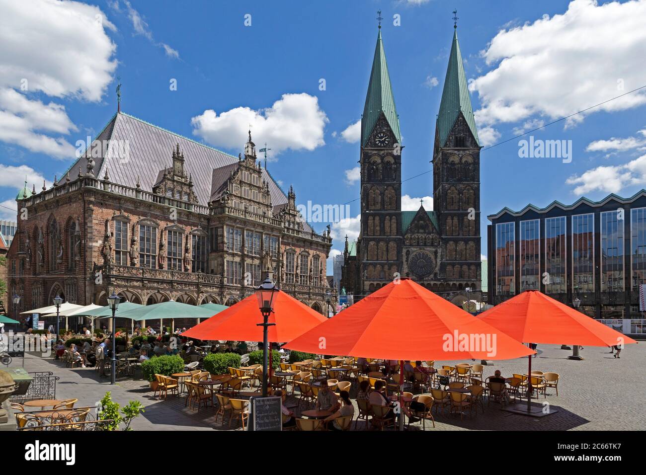 market square with town hall and St Peter's Cathedral, Bremen, Germany ...