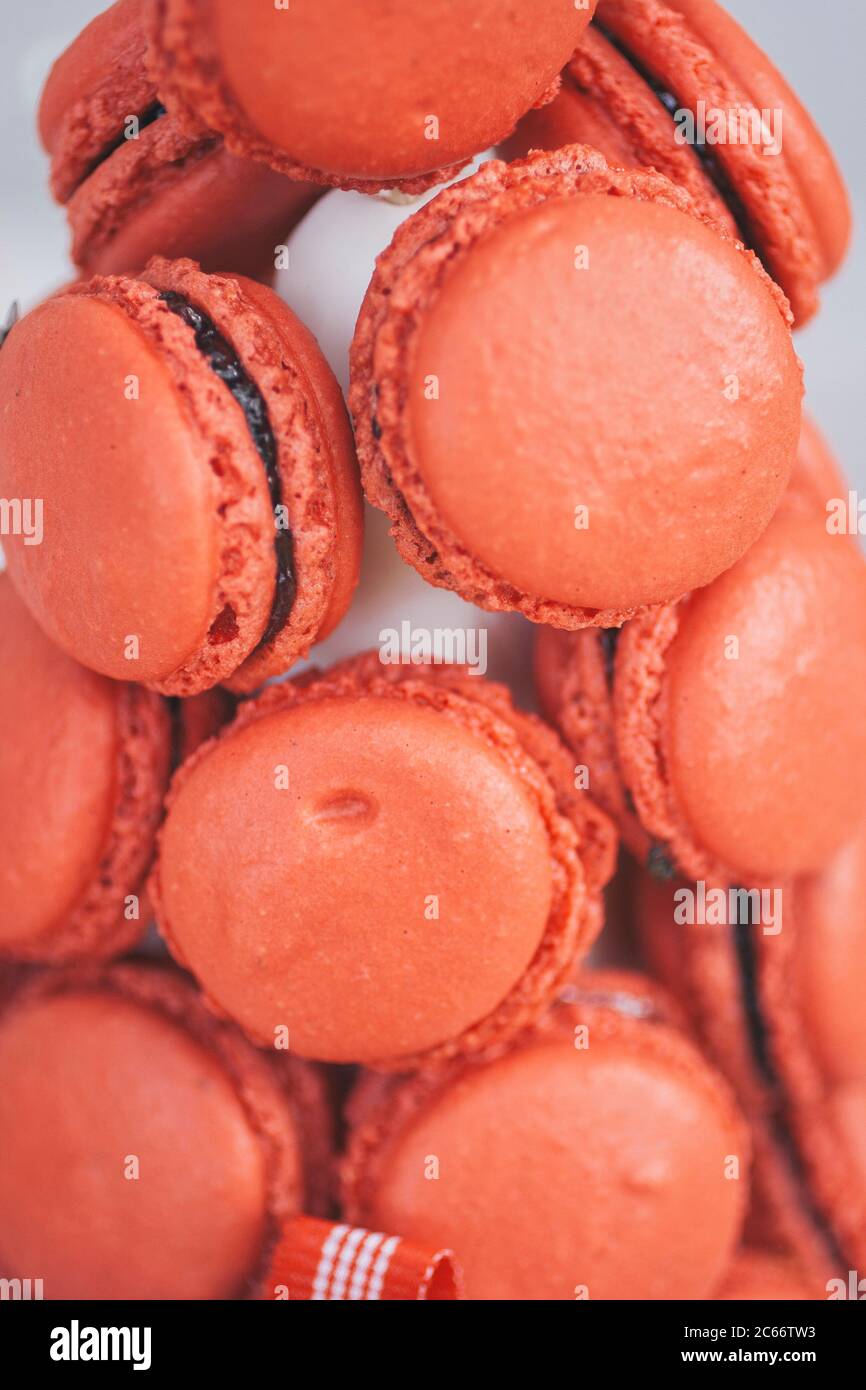 Macarons de frutilla hi-res stock photography and images - Alamy