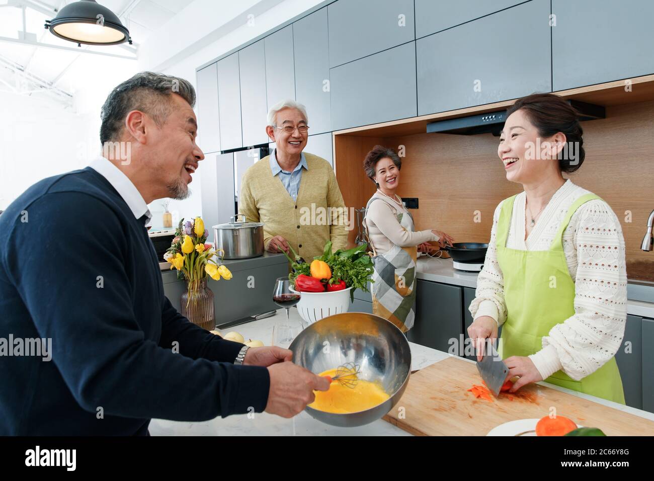 Care home cooking elderly hi-res stock photography and images - Alamy