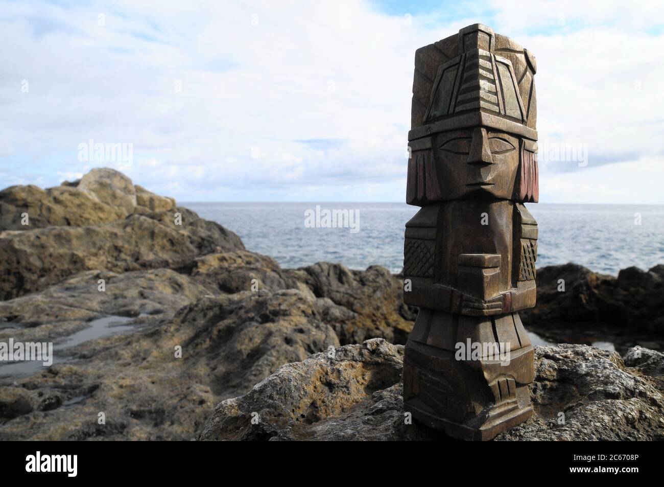 Ancient Maya Statue on the Rocks near the Ocean Stock Photo - Alamy