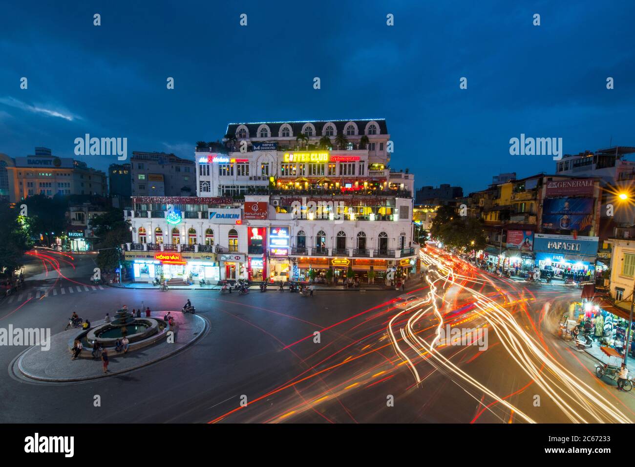 busy street in the old town of Hanoi Stock Photo - Alamy
