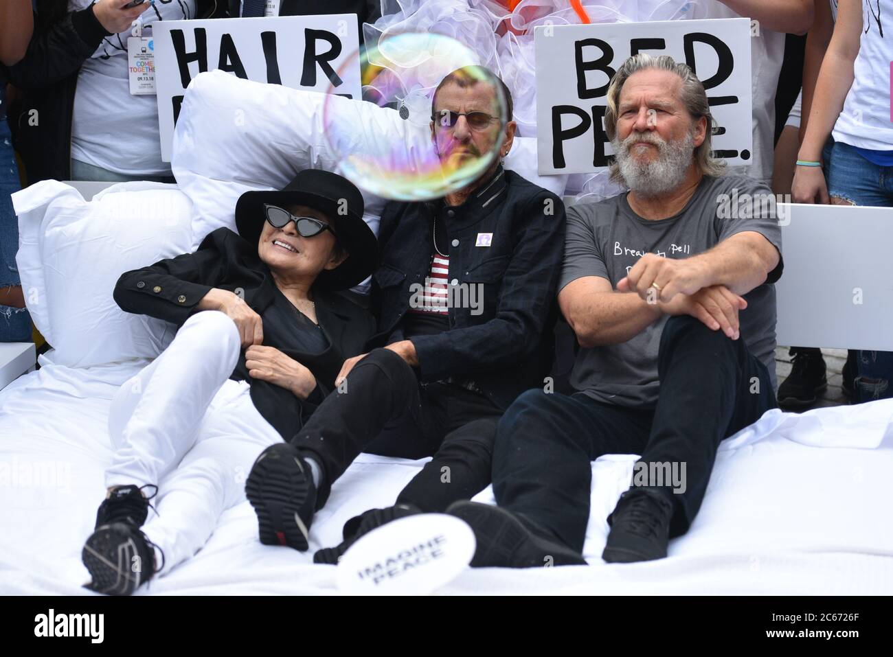Yoko Ono, Ringo Star and Jeff Bridges participate in a "Bed In" in ...