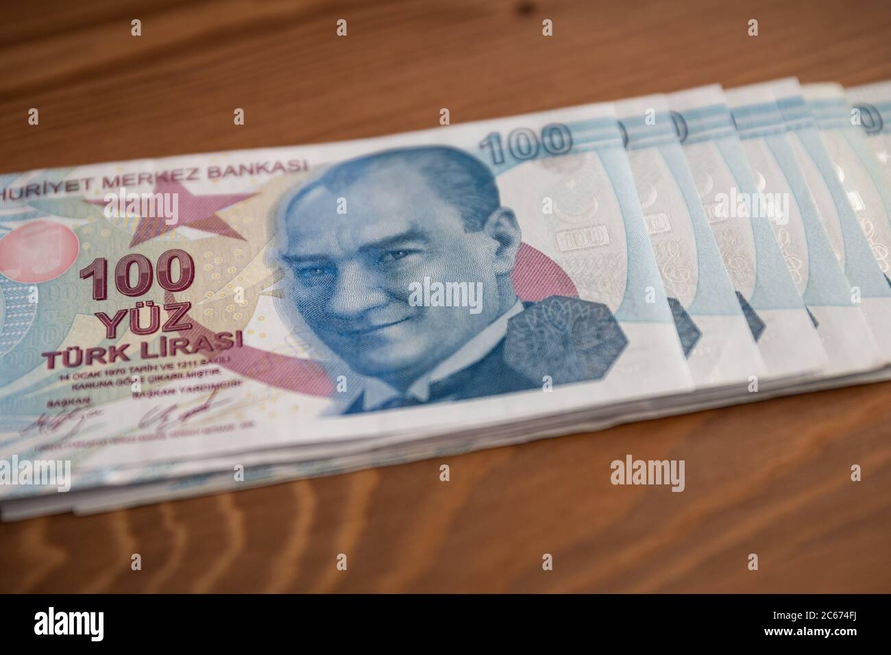 Turkish 100 lira bank note hi-res stock photography and images - Alamy