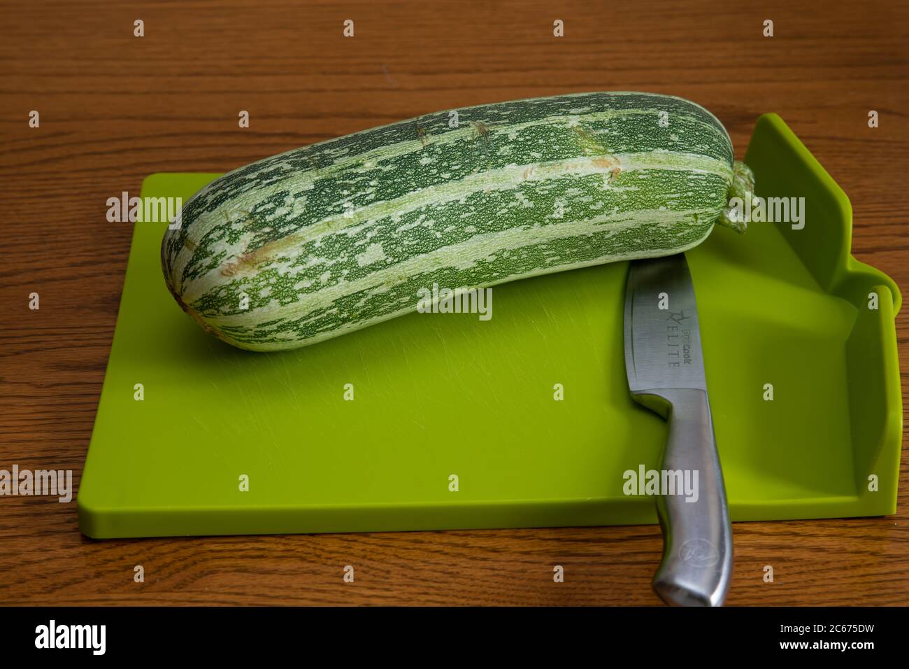 Large marrow knife hi-res stock photography and images - Alamy