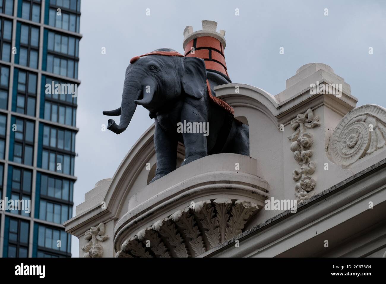 Elephant and Castle Stock Photo - Alamy