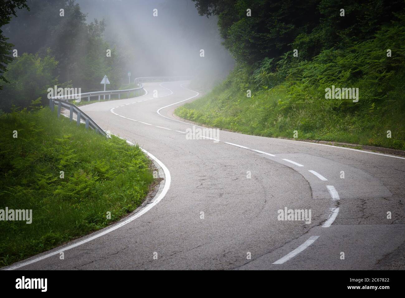 Curved perspective hi-res stock photography and images - Alamy