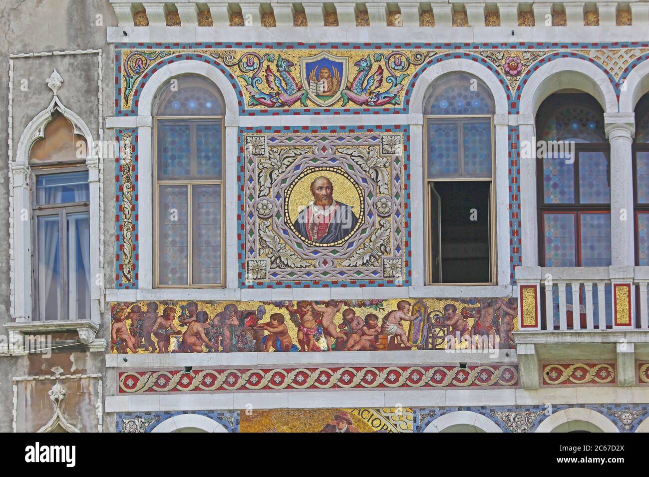 Murano glass mosaic hi-res stock photography and images - Alamy