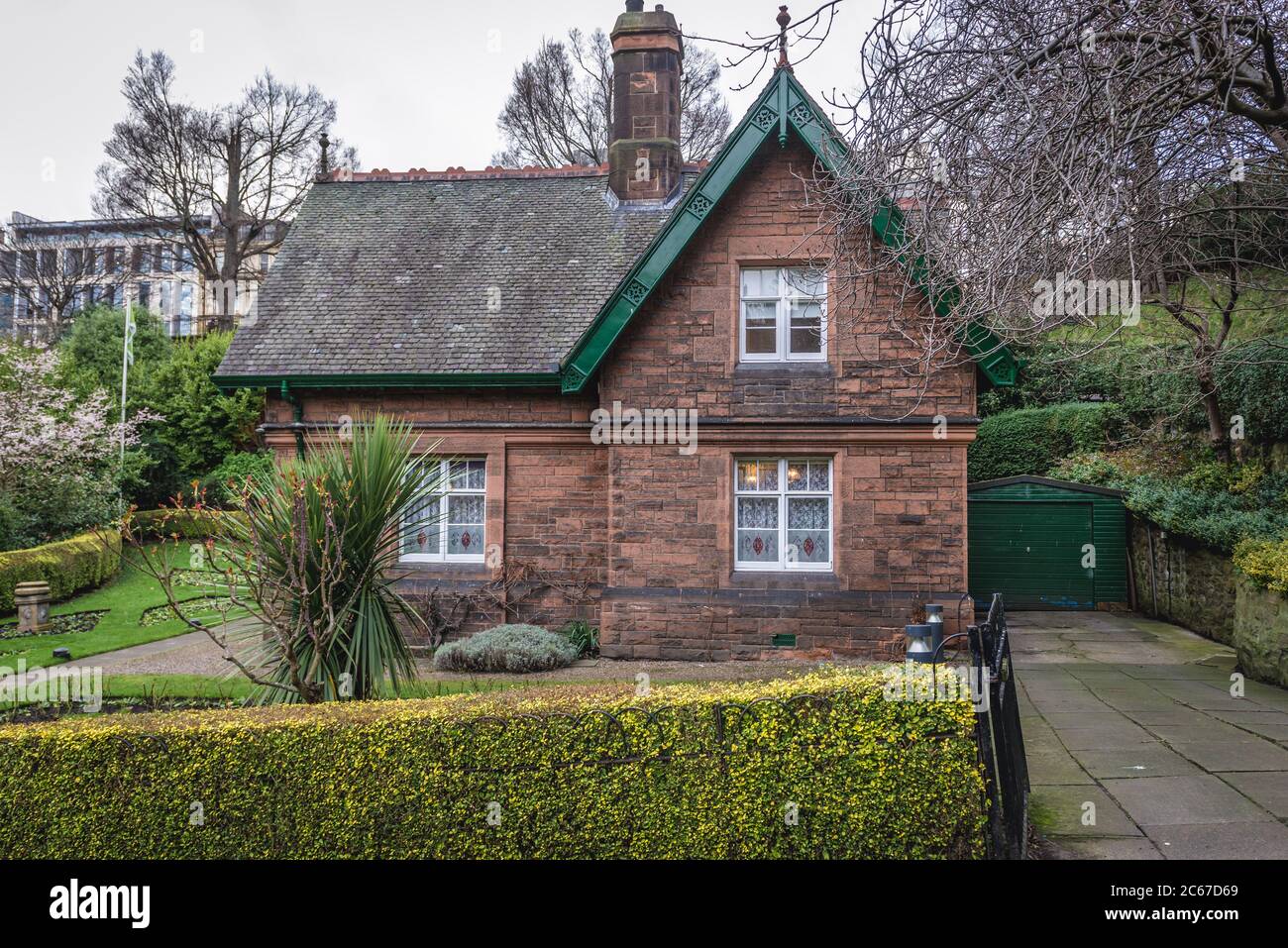 Gardeners cottage hi-res stock photography and images - Alamy
