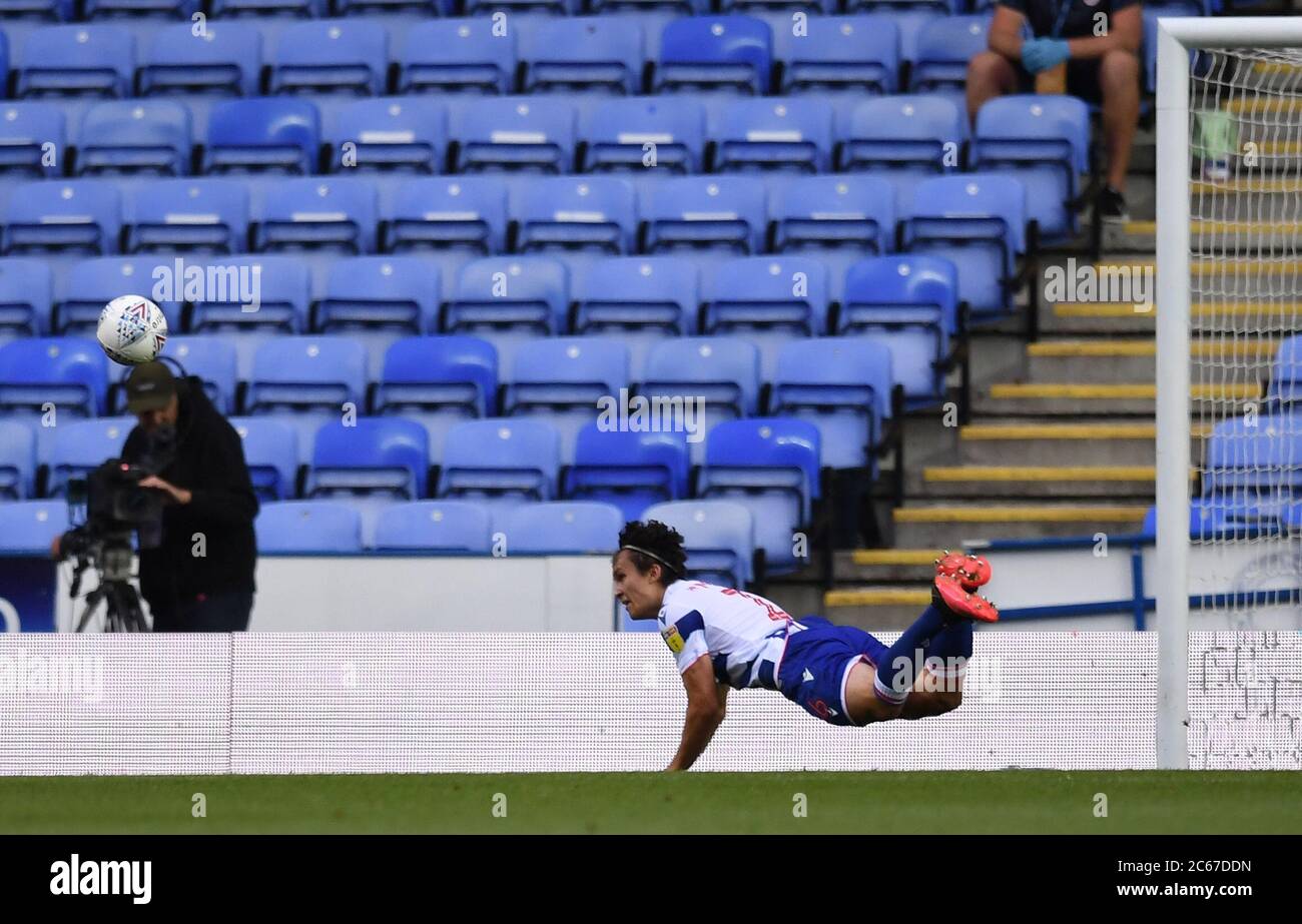 Tom mcintyre goal hi-res stock photography and images - Alamy