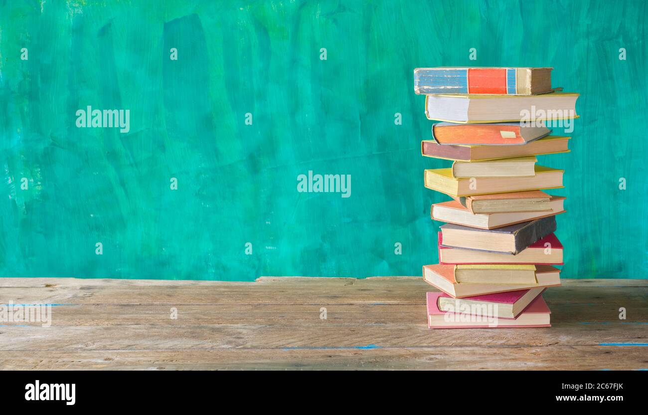 Stack of school books hi-res stock photography and images - Alamy