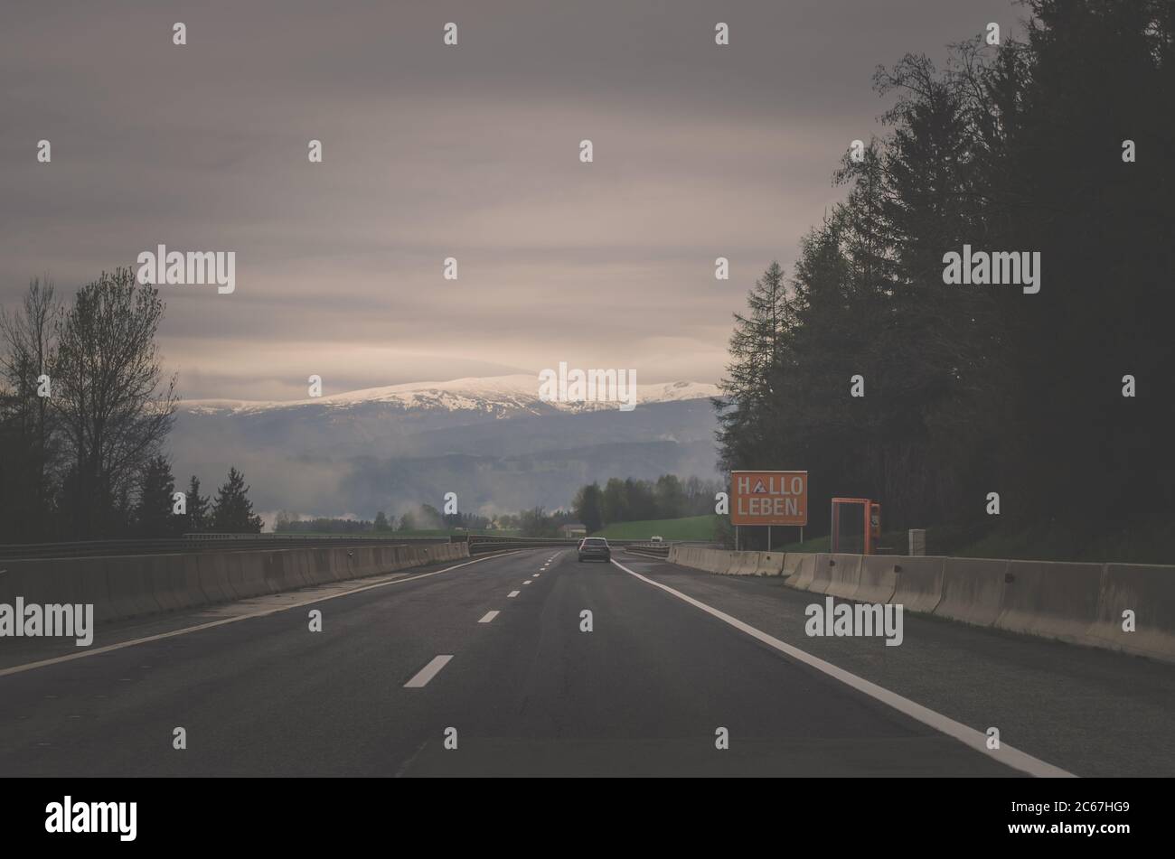 Empty roadway hi-res stock photography and images - Alamy