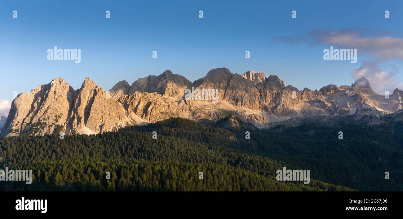 Limestone mountain ridge hi-res stock photography and images - Alamy