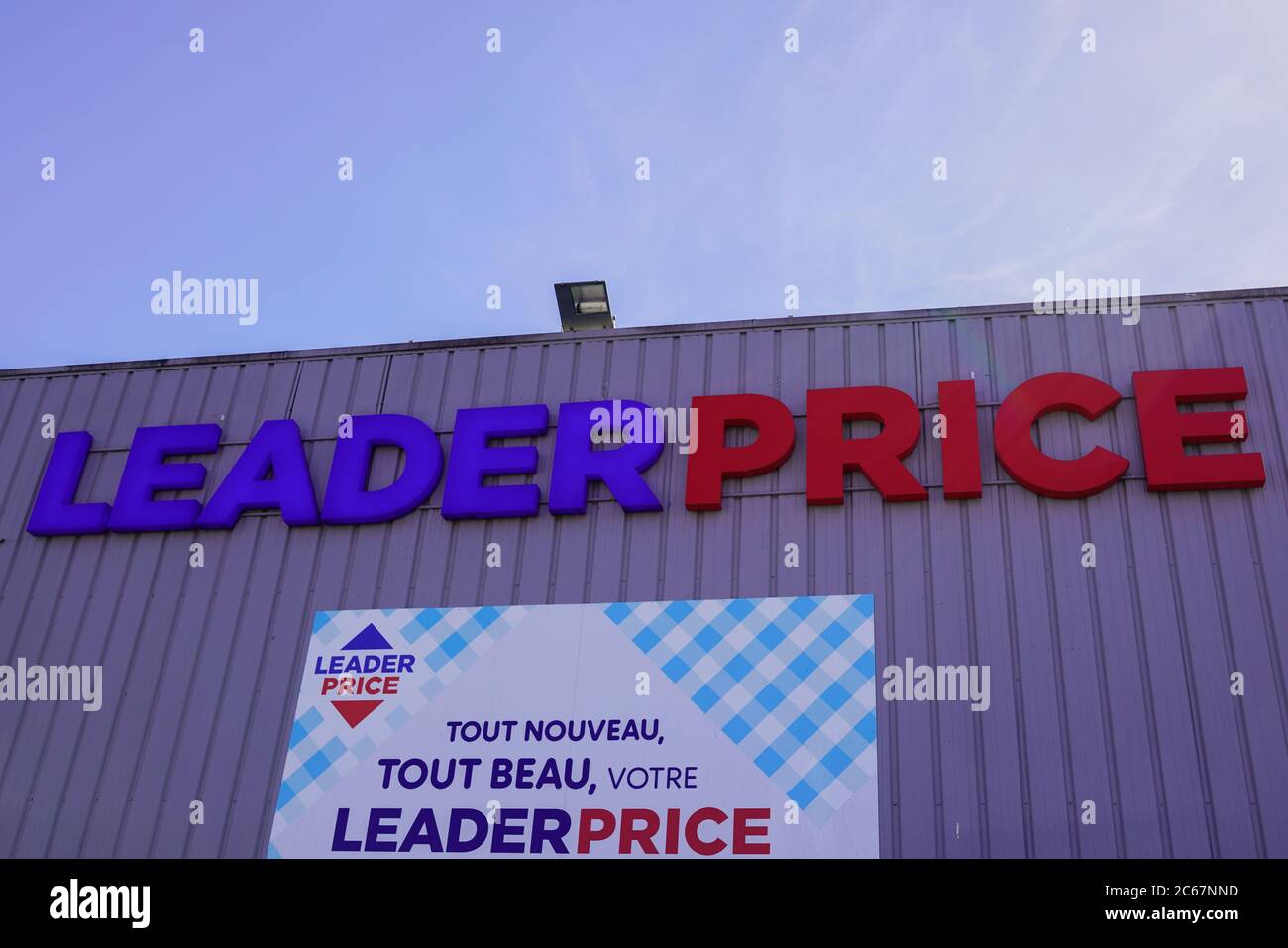 Bordeaux , Aquitaine / France - 07 05 2020 : Leader Price sign logo ...