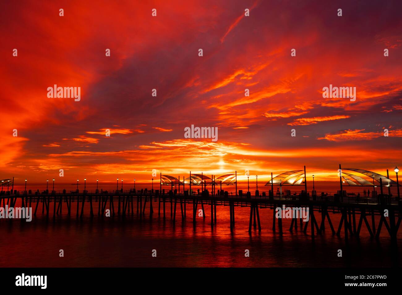Redondo beach pier hi-res stock photography and images - Alamy