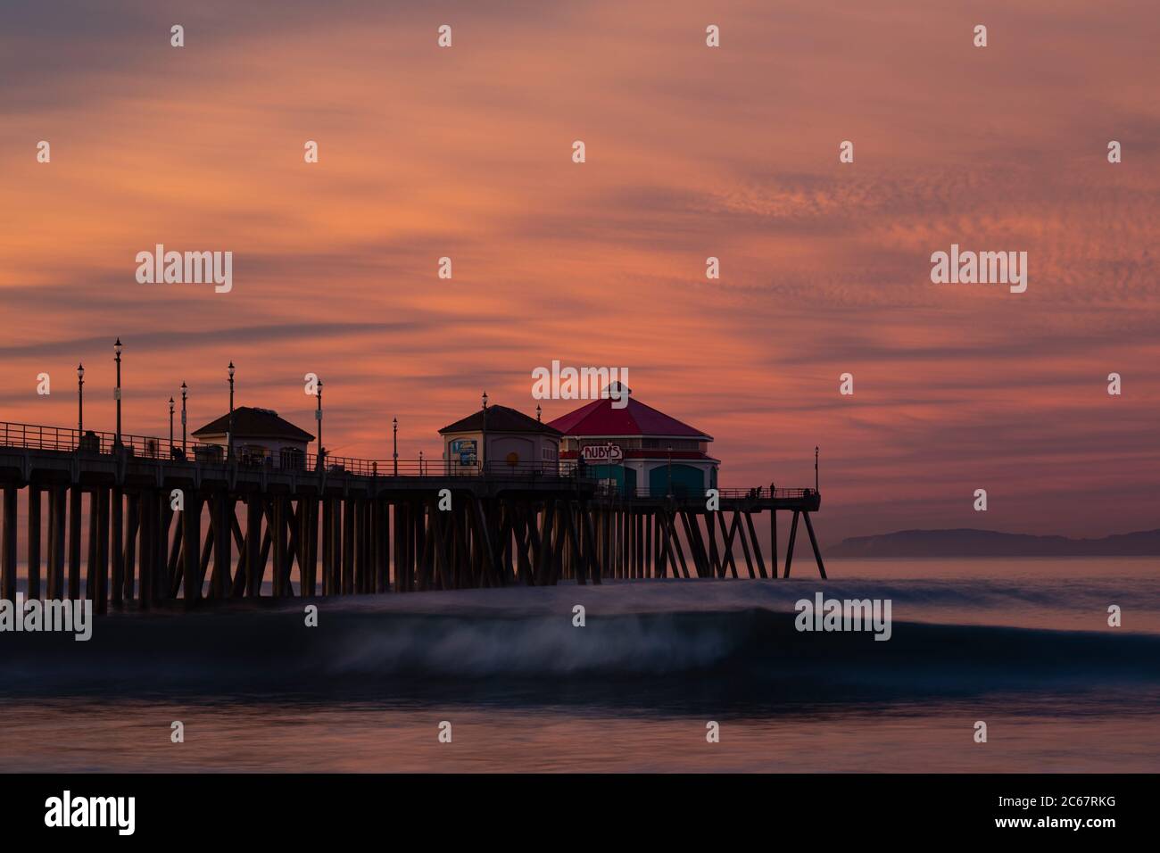 Sunset at Huntington Beach Pier with Ruby's Diner, California, USA ...