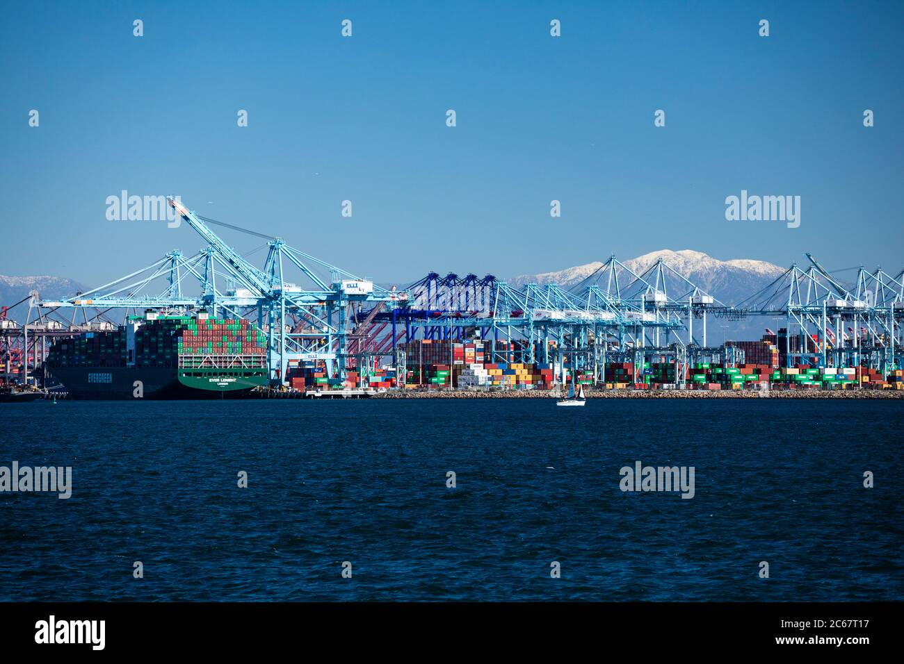 Container ship long beach port hi-res stock photography and images - Alamy