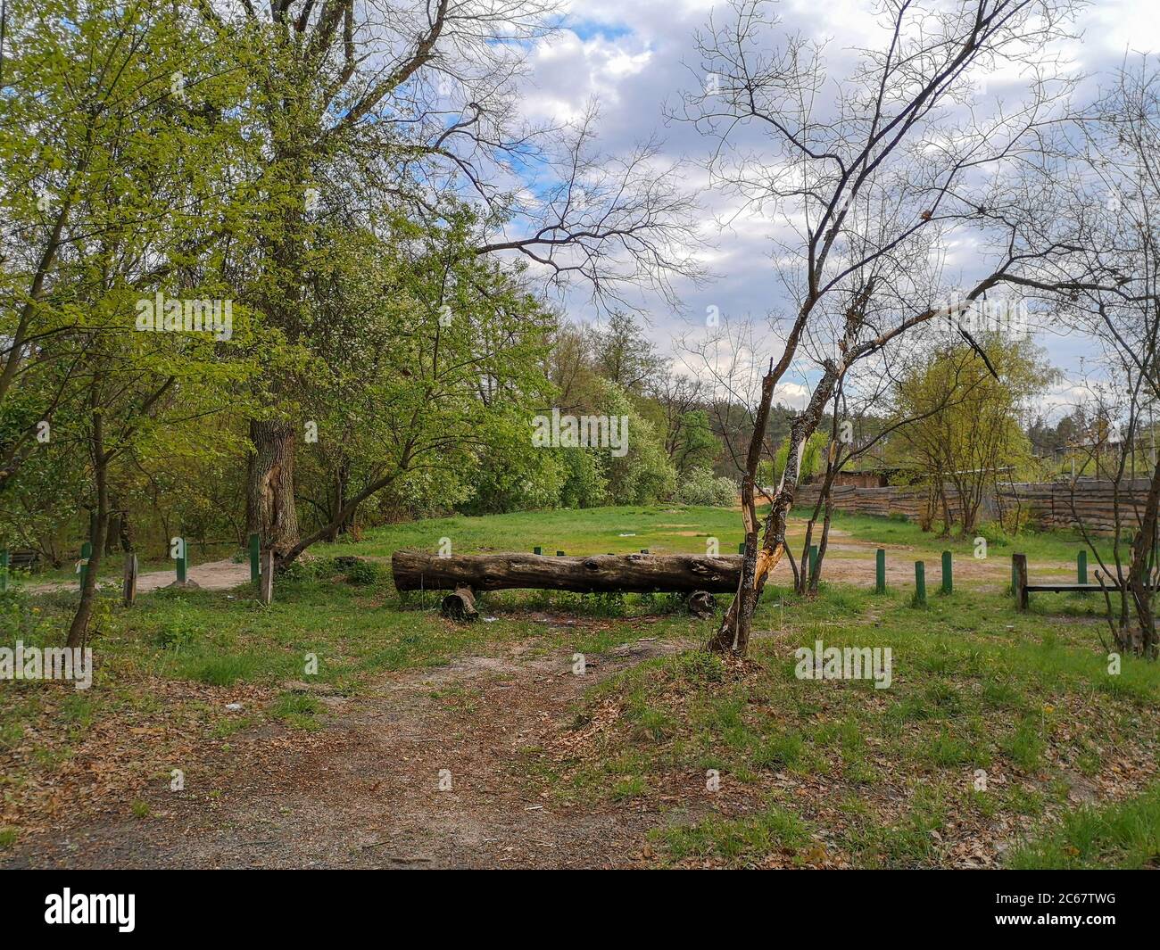 Log bench hi-res stock photography and images - Alamy
