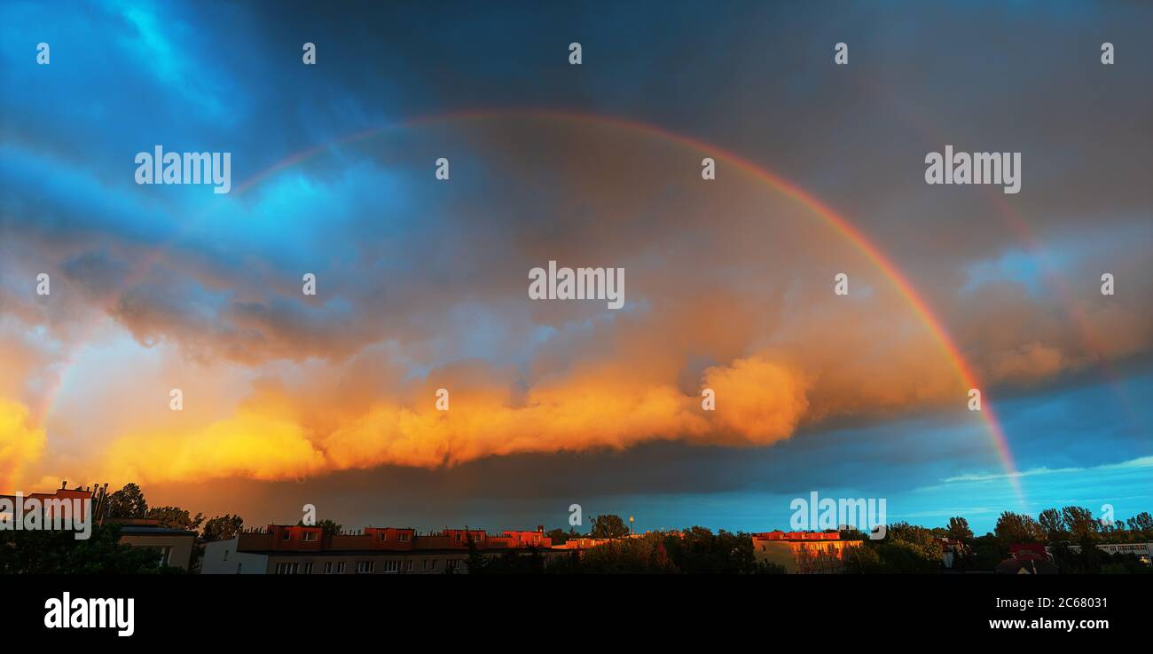 Full rainbow hi-res stock photography and images - Alamy