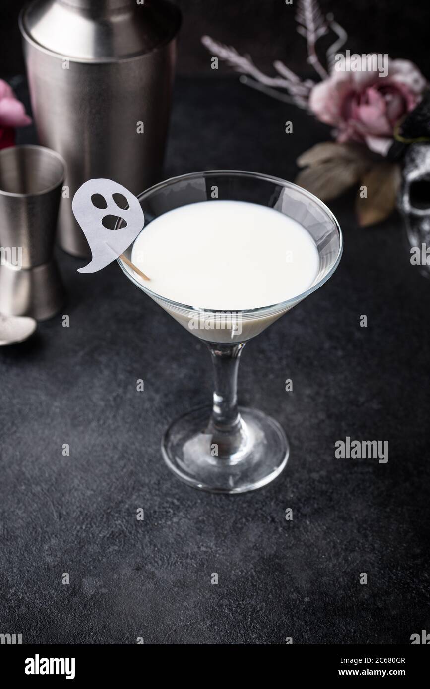 Halloween drink Liquid ghost. Coconut cocktail Stock Photo - Alamy