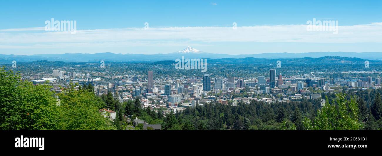 Portland oregon downtown hi-res stock photography and images - Alamy