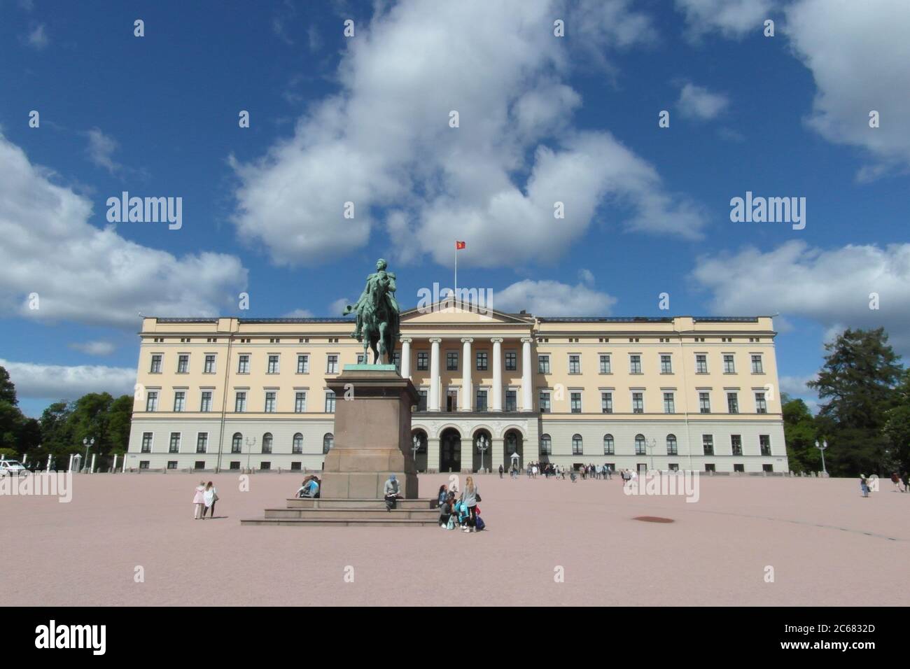 Beautiful Norwegian city of Oslo. Walking through the parks ...