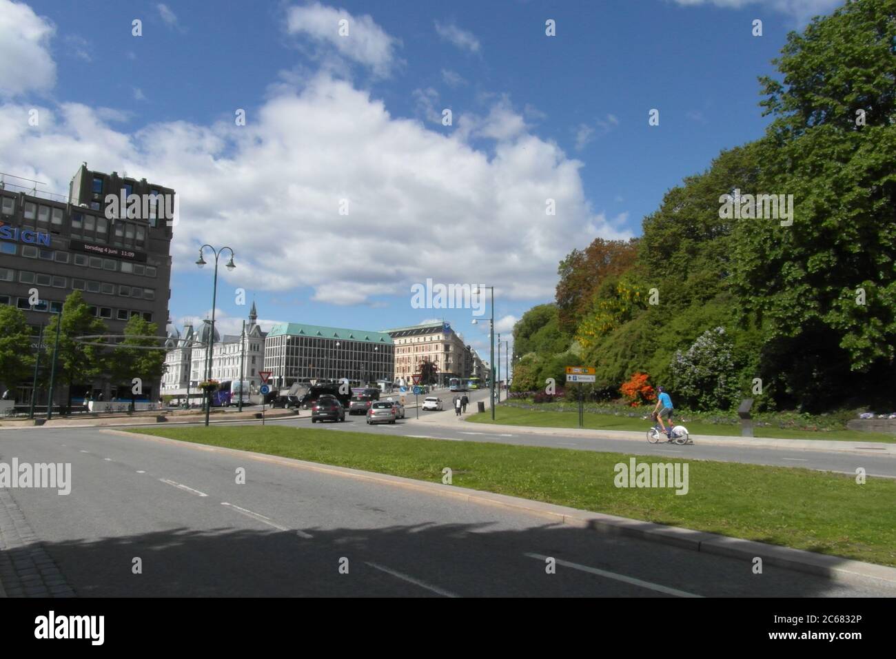 Beautiful Norwegian city of Oslo. Walking through the parks ...
