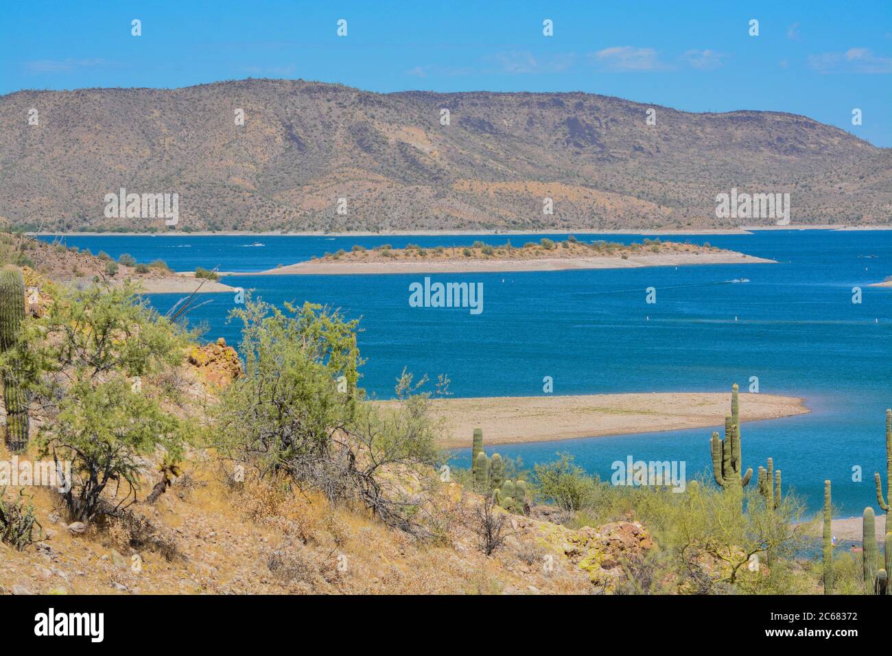 View of Lake Pleasant in Lake Pleasant Regional Park, Sonoran Desert ...
