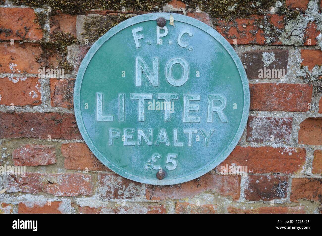No Litter Penalty sign, Finchingfield, Essex Stock Photo - Alamy