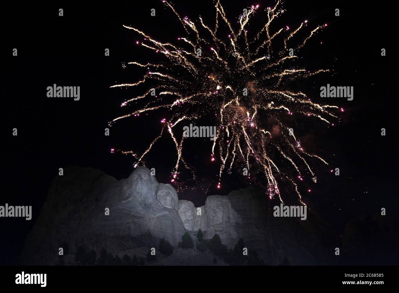 Colossal sculpture hi-res stock photography and images - Alamy