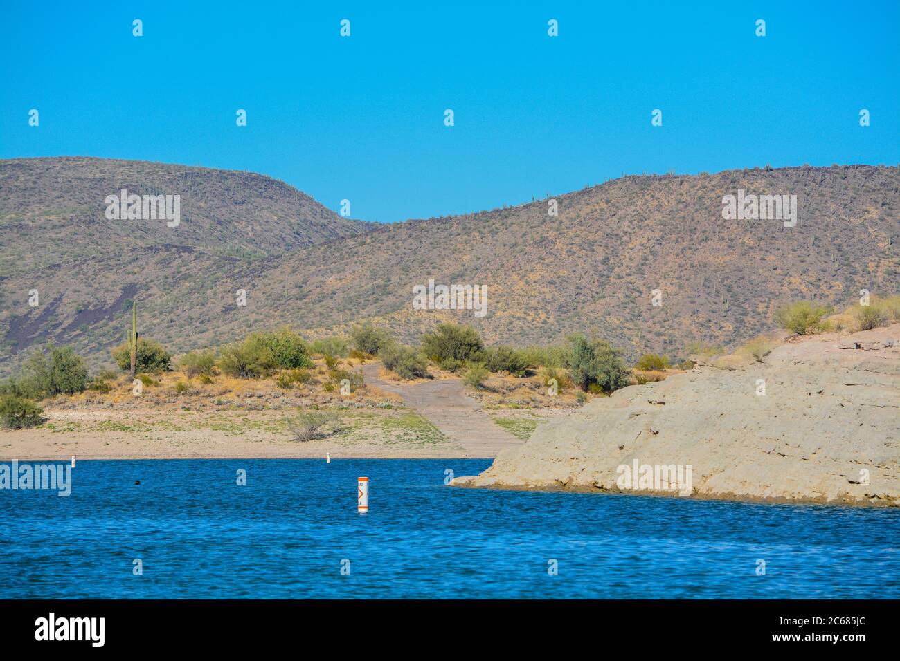View of Lake Pleasant in Lake Pleasant Regional Park, Sonoran Desert ...