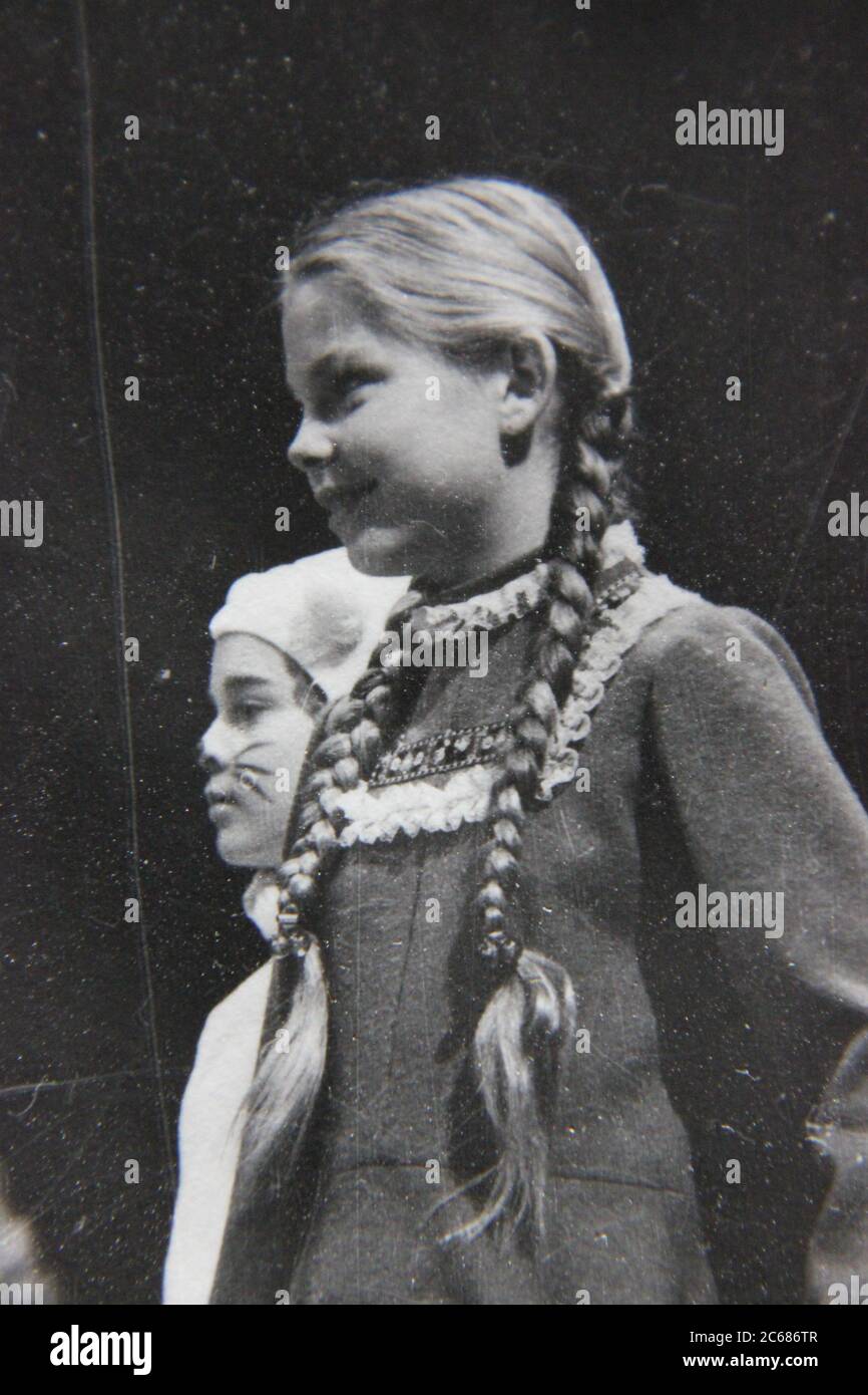 Black and white christmas vintage 70s hi-res stock photography and images - Alamy