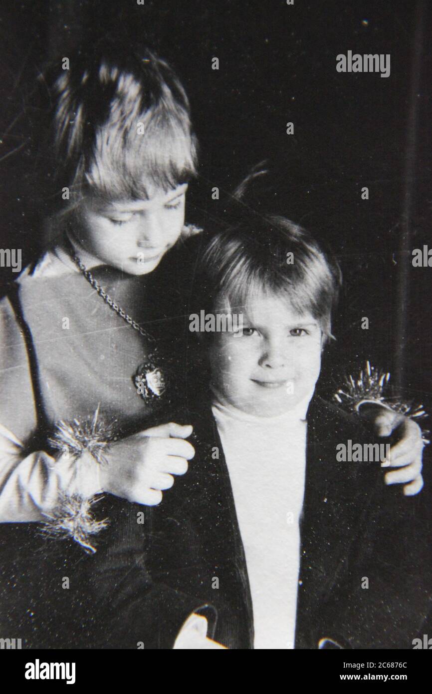 Friendship boys vintage hi-res stock photography and images - Alamy