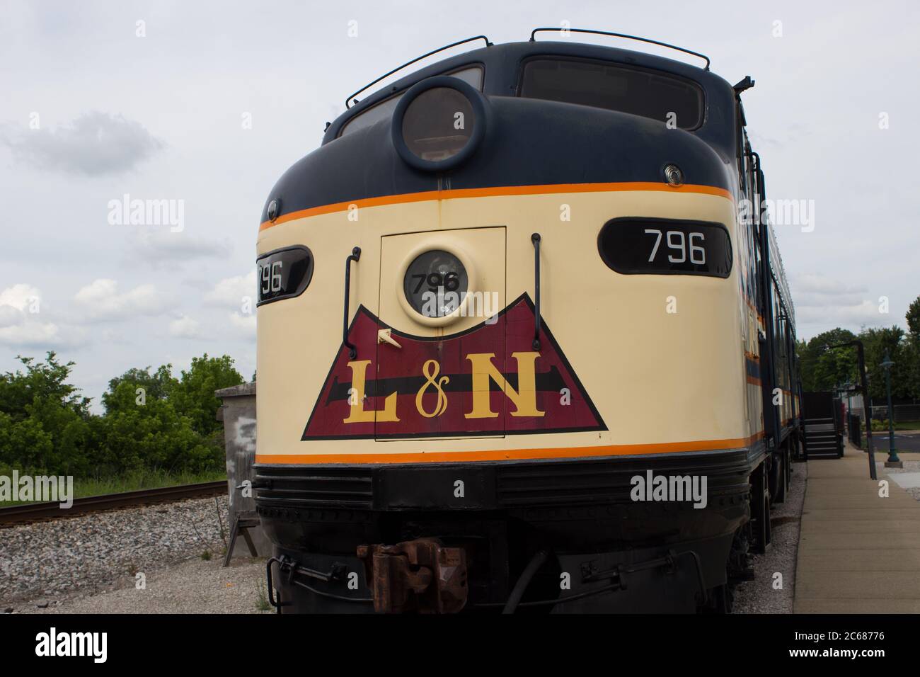 Old retired train Stock Photo - Alamy