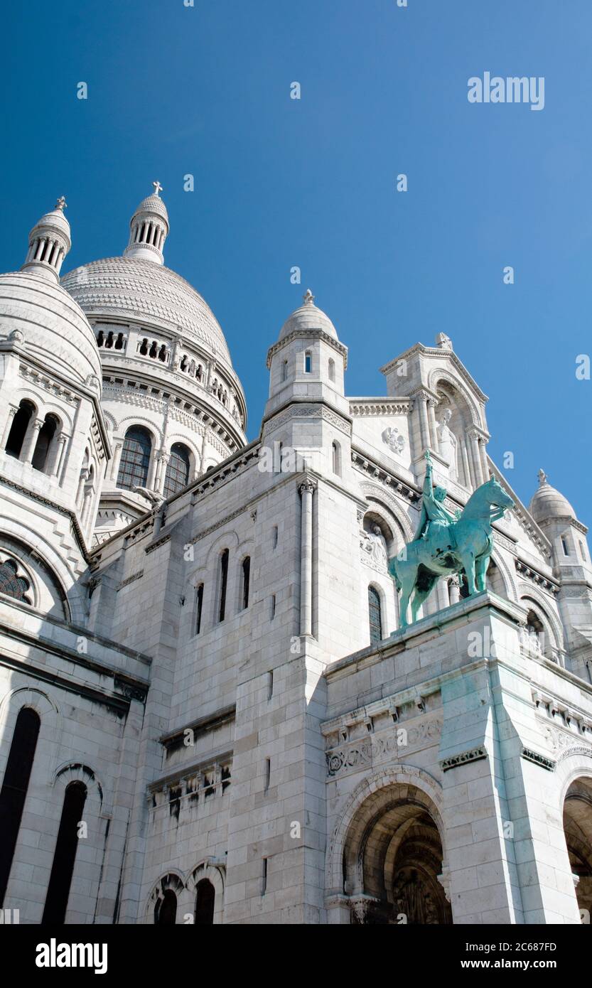 Paris montmartre people hi-res stock photography and images - Alamy