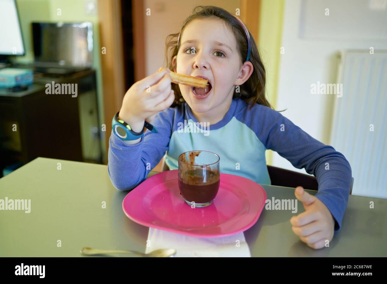 Girl chocolate biscuit hi-res stock photography and images - Alamy