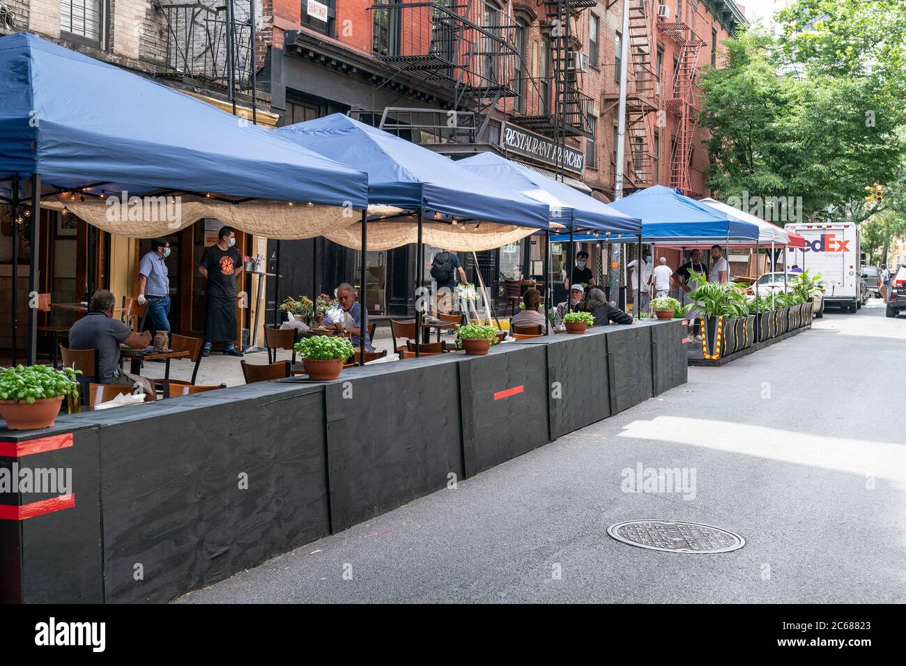 NYC mayor announced expansion of outdoor dining options locations for ...
