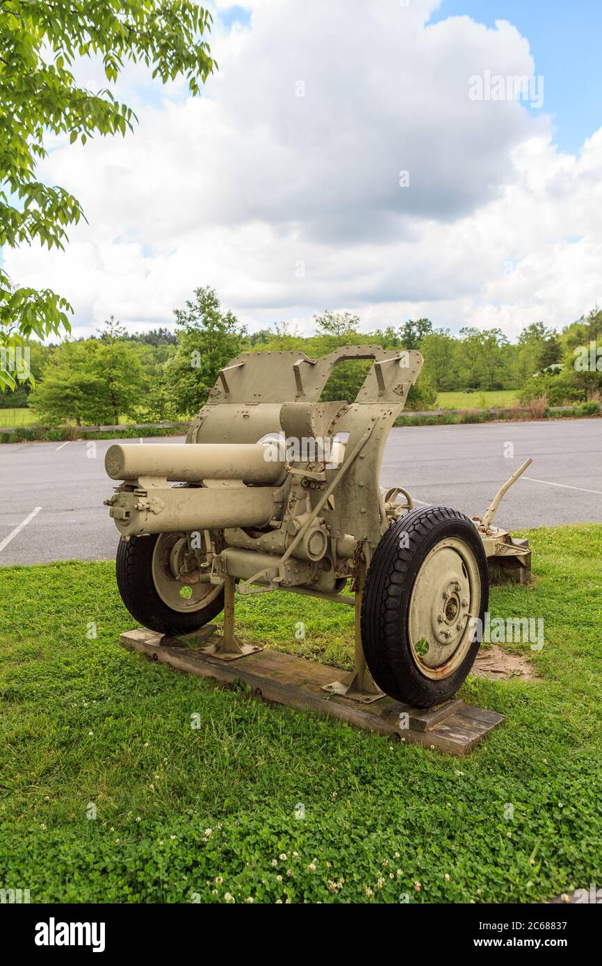 Tank howitzer hi-res stock photography and images - Alamy