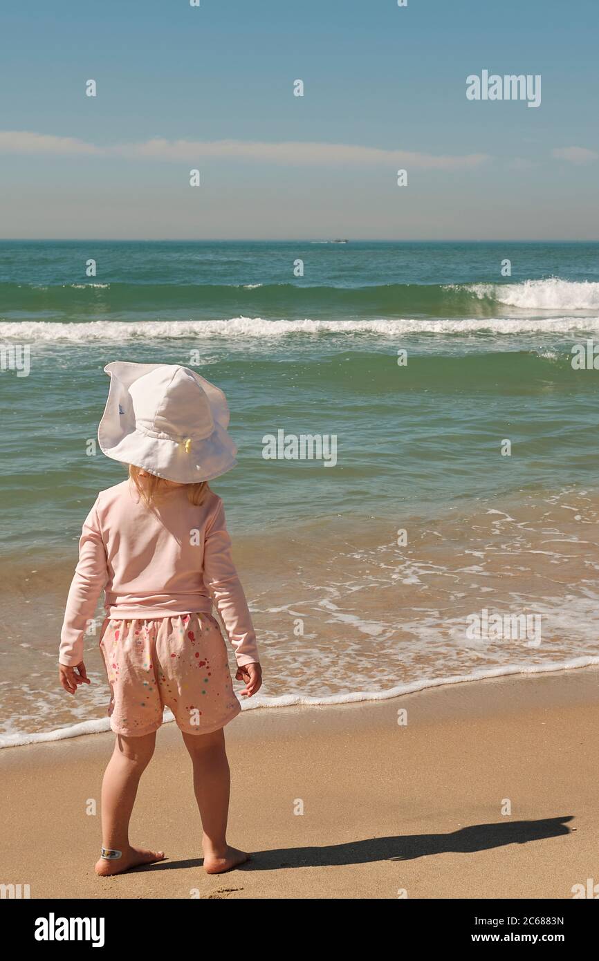 Children playing outside south korea hi-res stock photography and ...