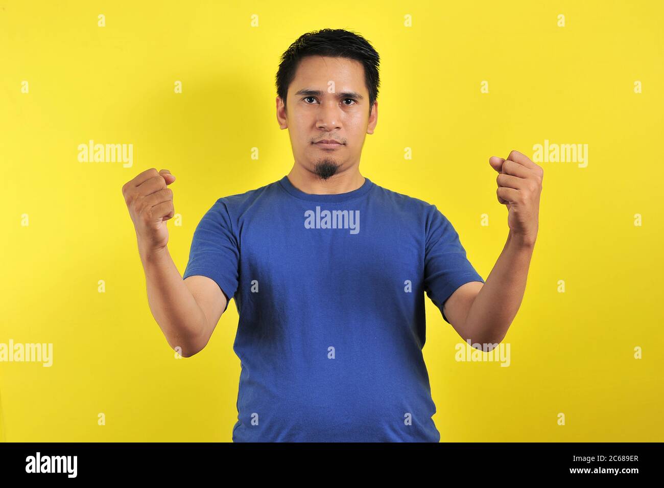 Angry muscle man hi-res stock photography and images - Alamy