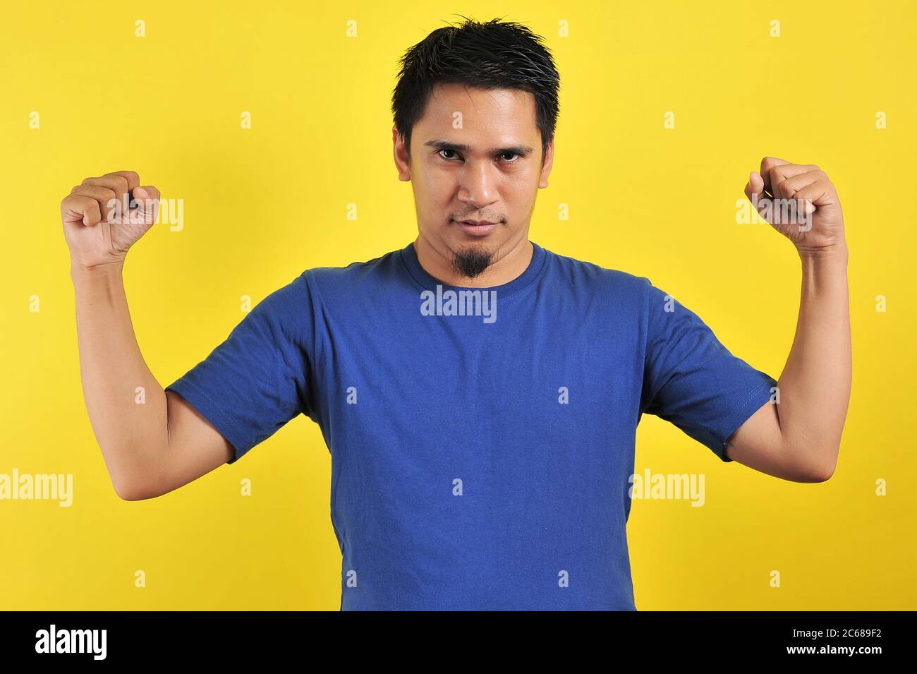 Angry muscle man hi-res stock photography and images - Alamy