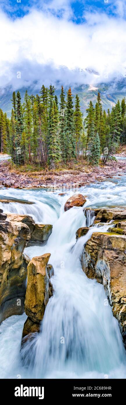 Sunwapta falls canada hi-res stock photography and images - Alamy
