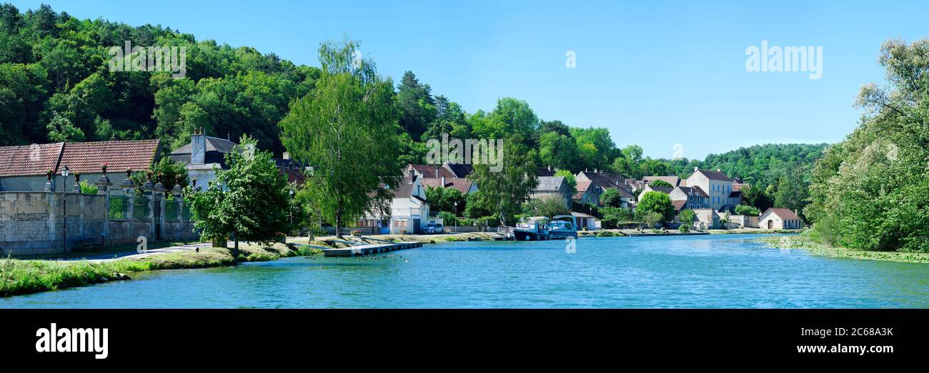 Scenic view of village of Mailly La Ville on the Yonne River, Burgundy ...