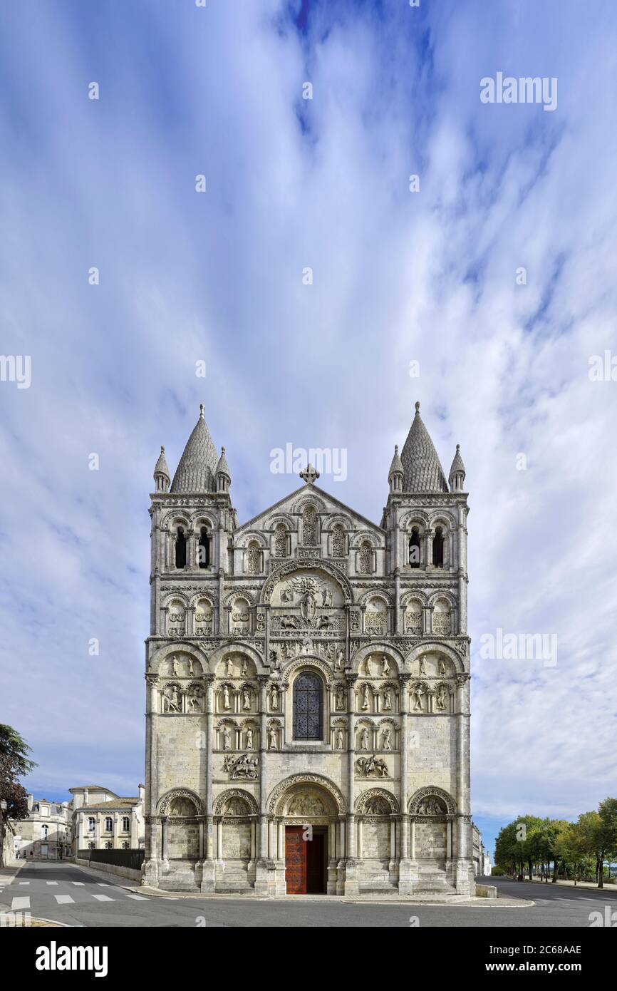 Saint Pierre Cathedral facade, Angouleme, Charente Maritime, New ...