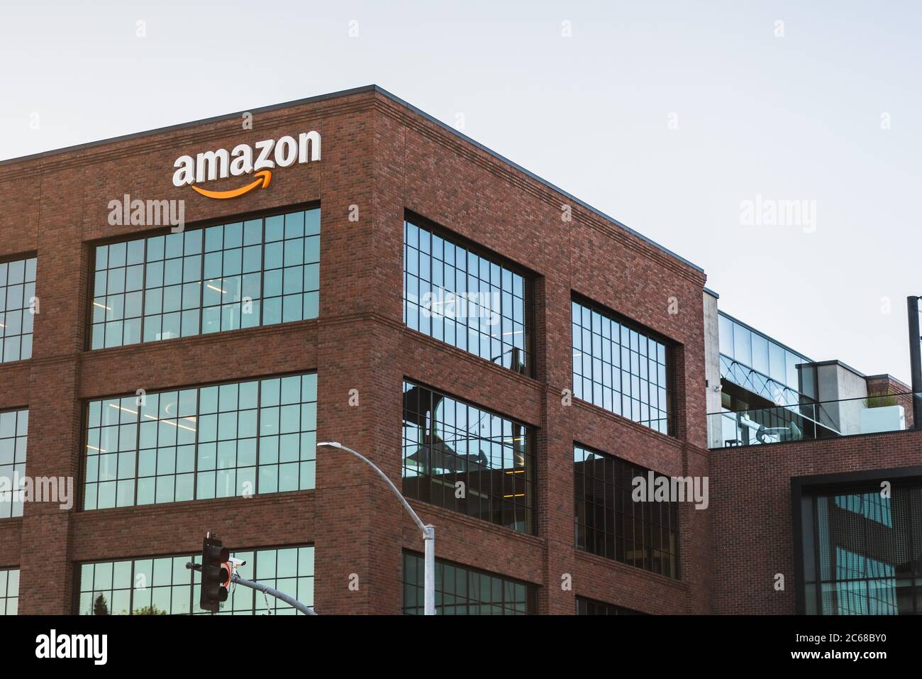 Amazon office hi-res stock photography and images - Alamy