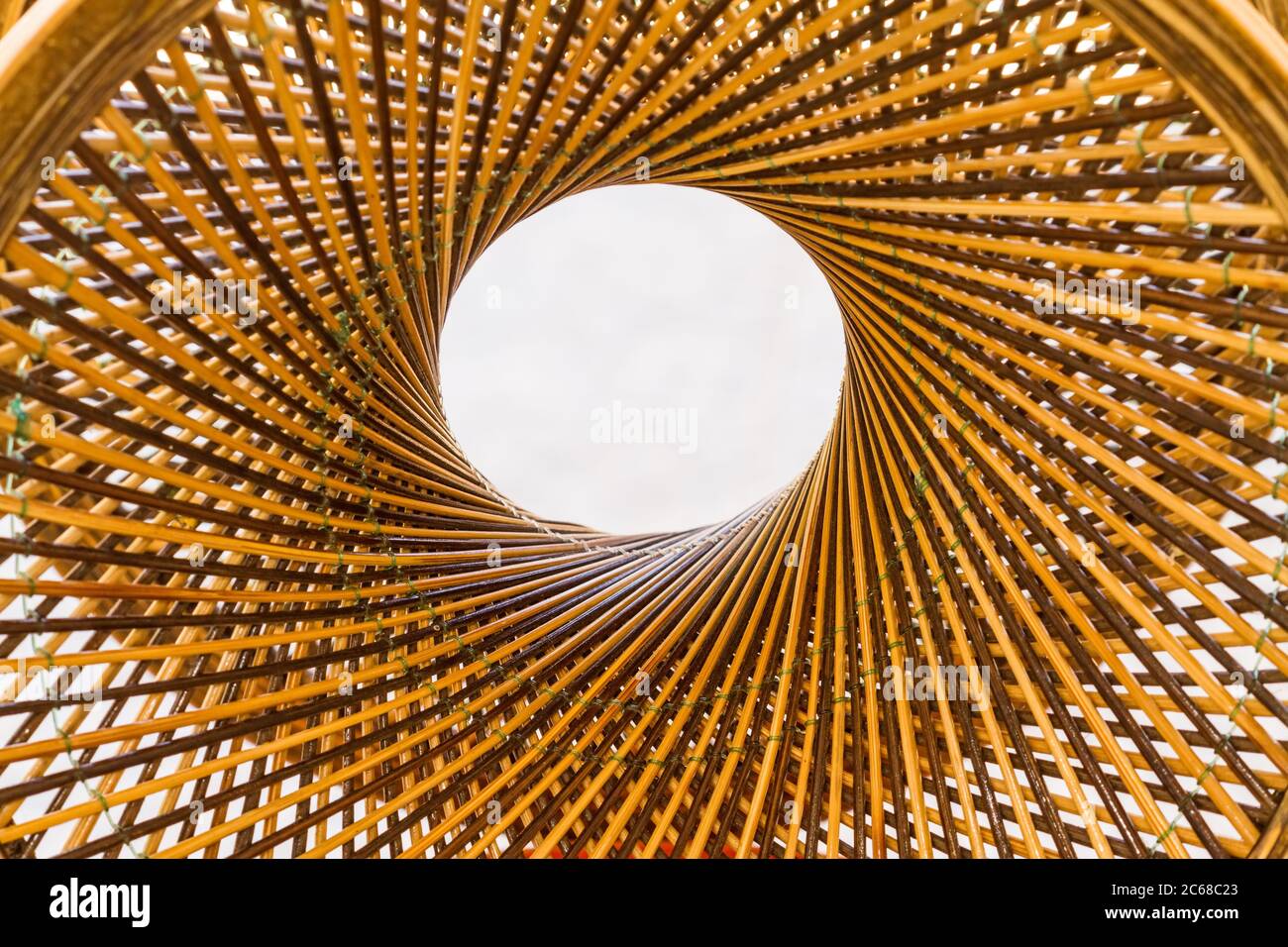 Weave pattern circle and hole in the middle of bamboo background Stock ...