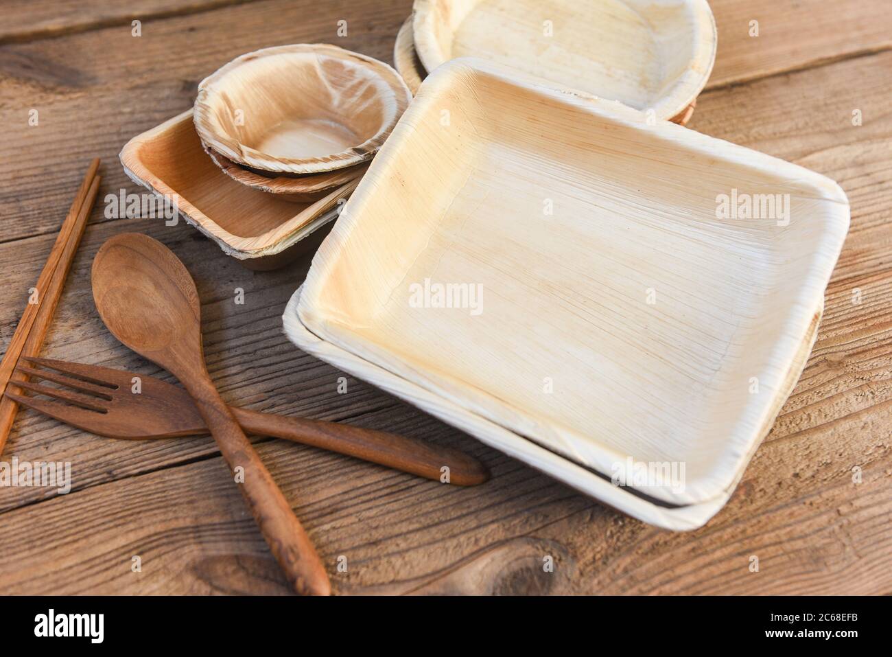 Natural eco-friendly food packaging disposable utensils with dish plate ...